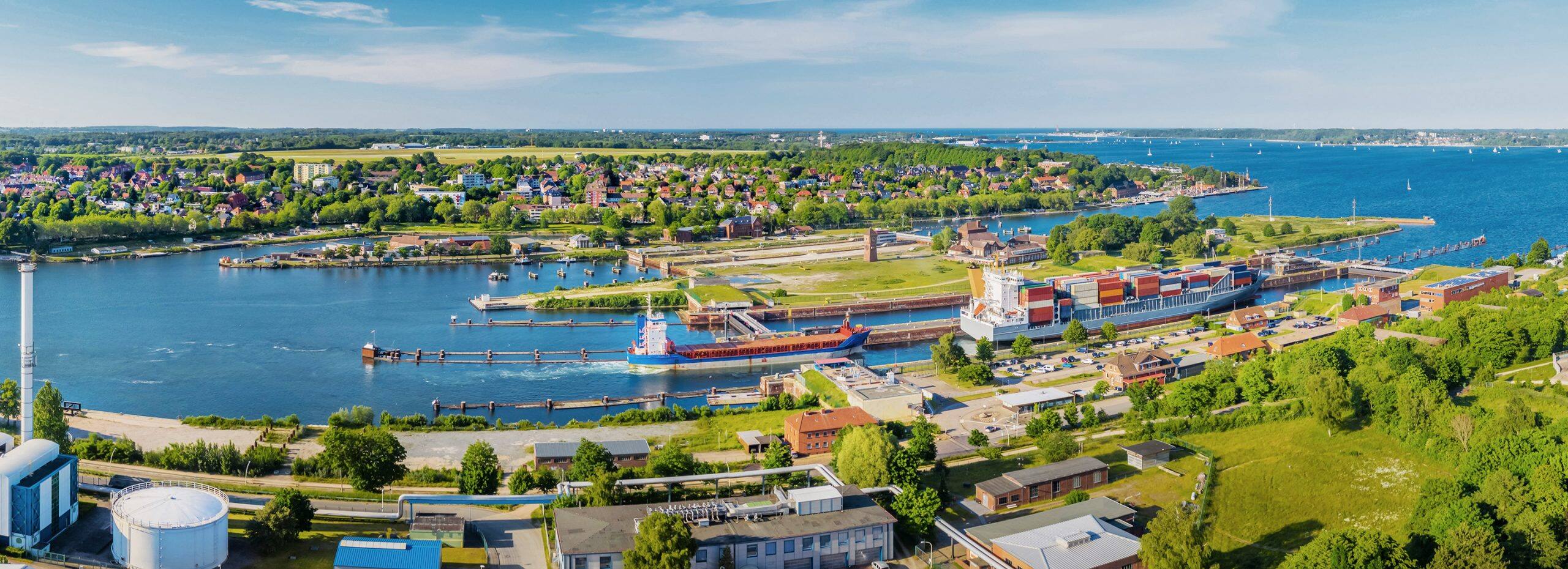 Enter Kiel Canal Holtenau