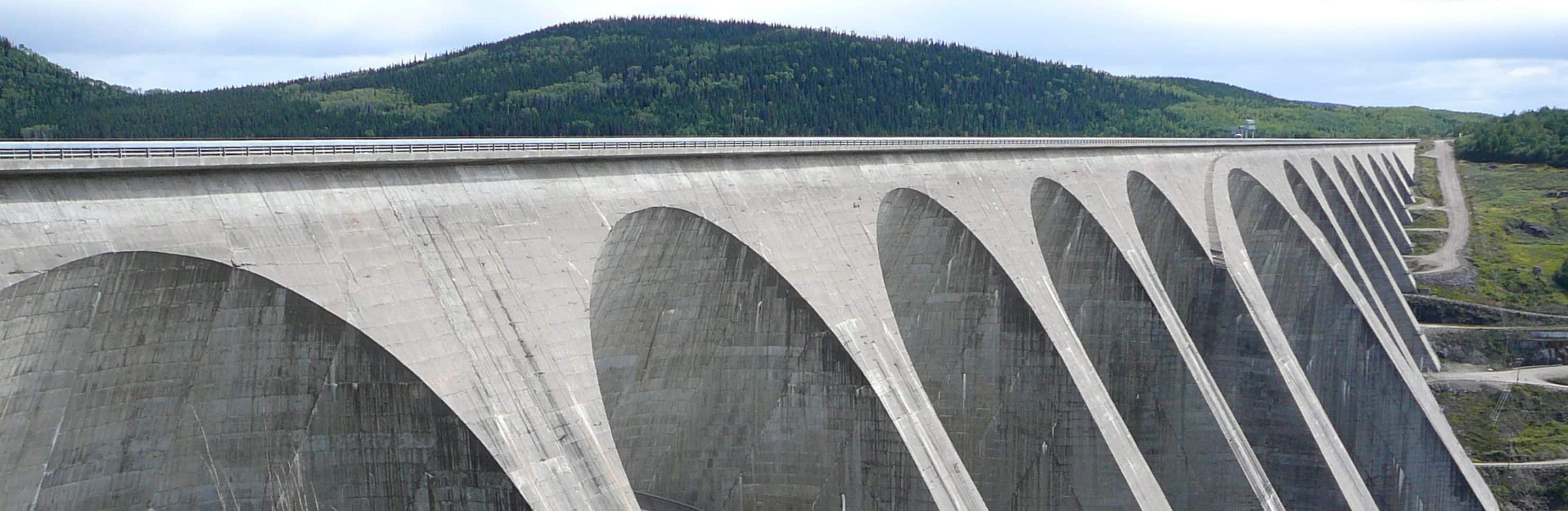 Hydro Quebec: Hollow Gravity Dam & Baie Comeau Manor