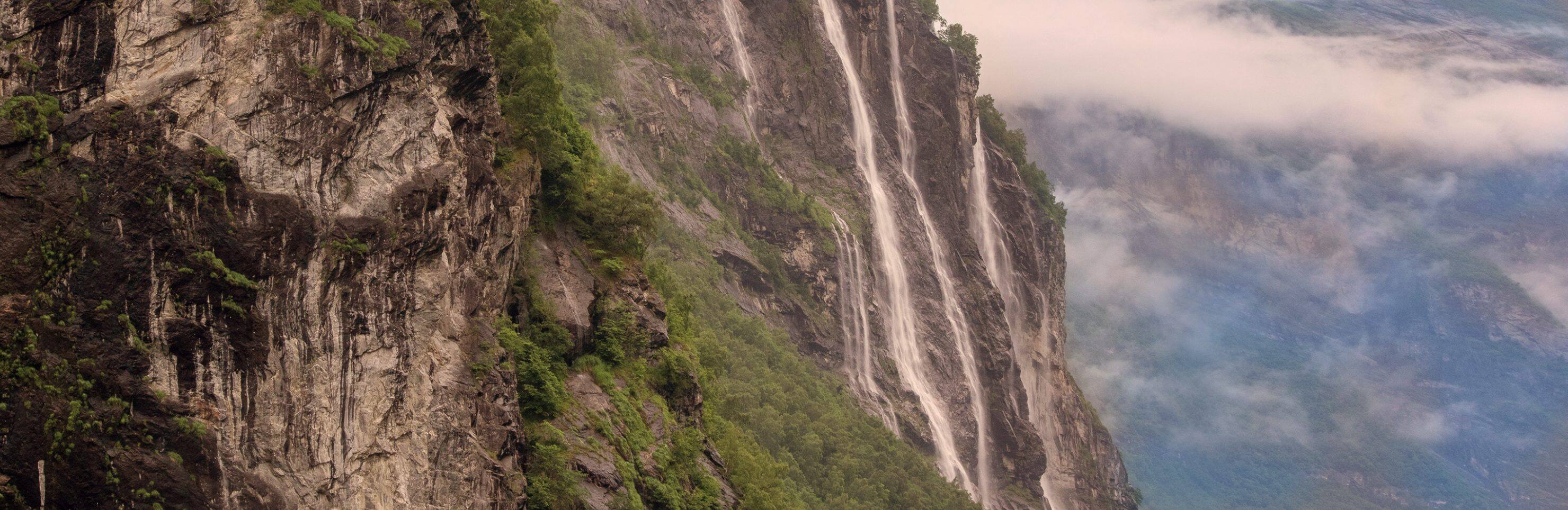 Dutch Guided: Waterfalls & Nature