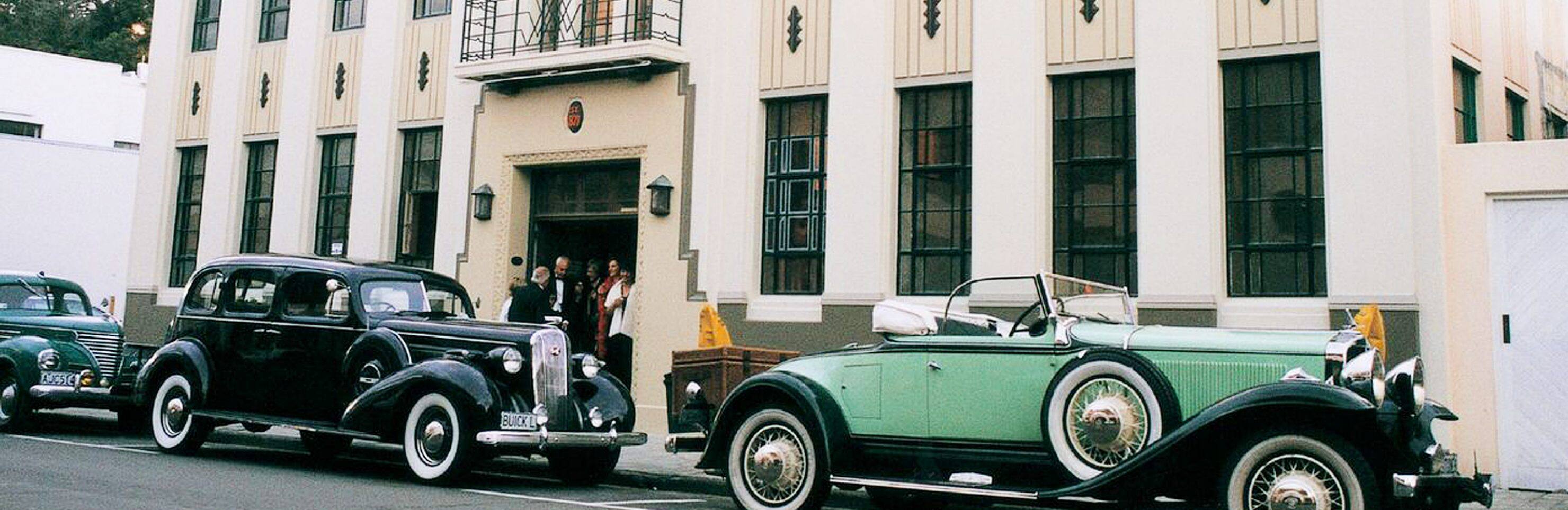 Art Deco Drive & Walk