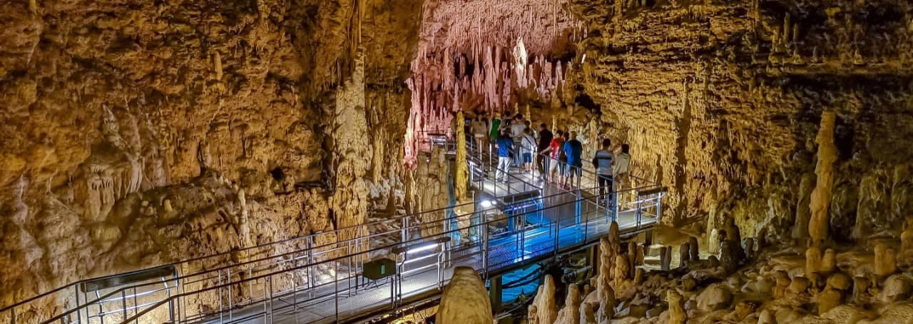 Gyokusendo Cave & Peace Memorial Museum Cruise Tour