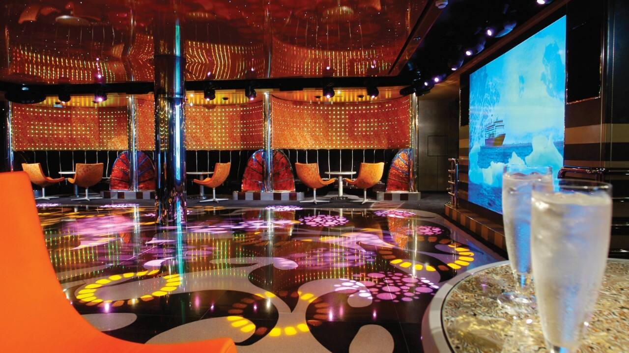 Oosterdam Cruise Ship - Vista-Class | Holland America Line