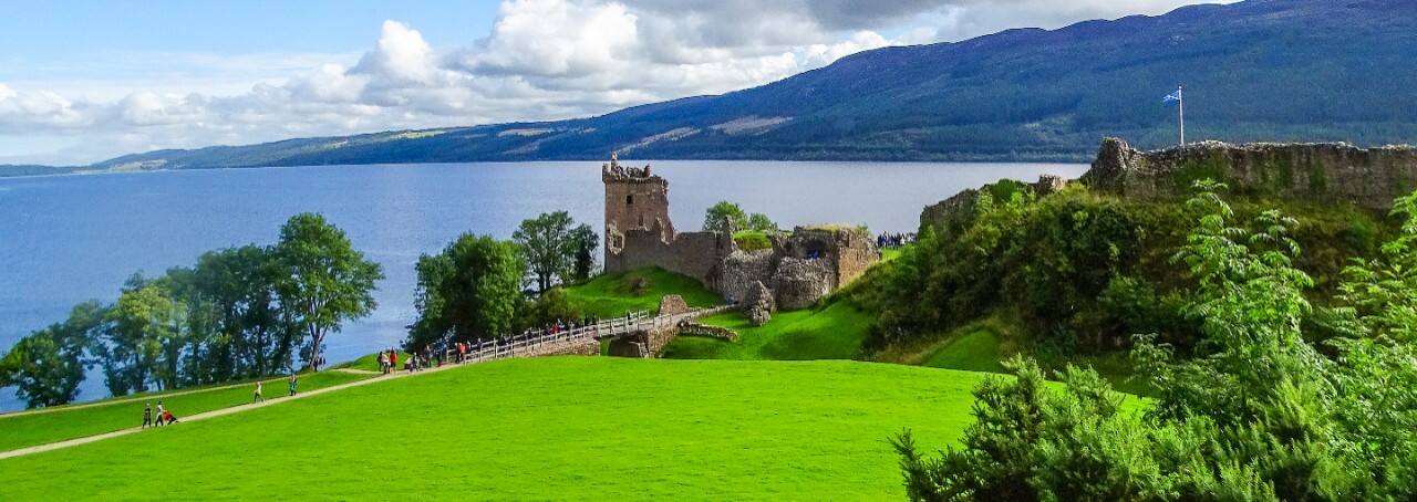 Loch Ness & Urquhart Castle Ruins Cruise Tour