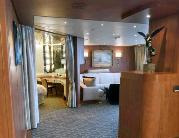 Zaandam Cruise Ship - R Class | Holland America Line