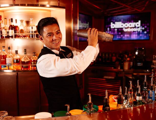 Onboard Cruise Ship Entertainment | Holland America Line