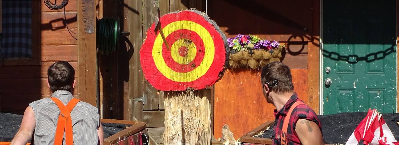 lumberjack axe throwing