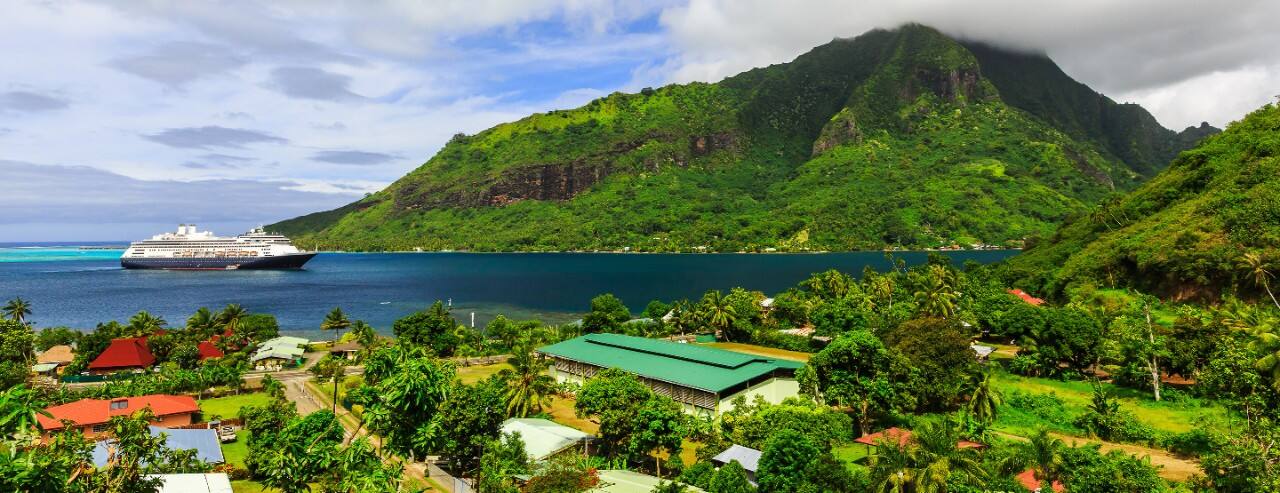 Cruises To Bahia d Opunoha, Moorea, French Polynesia